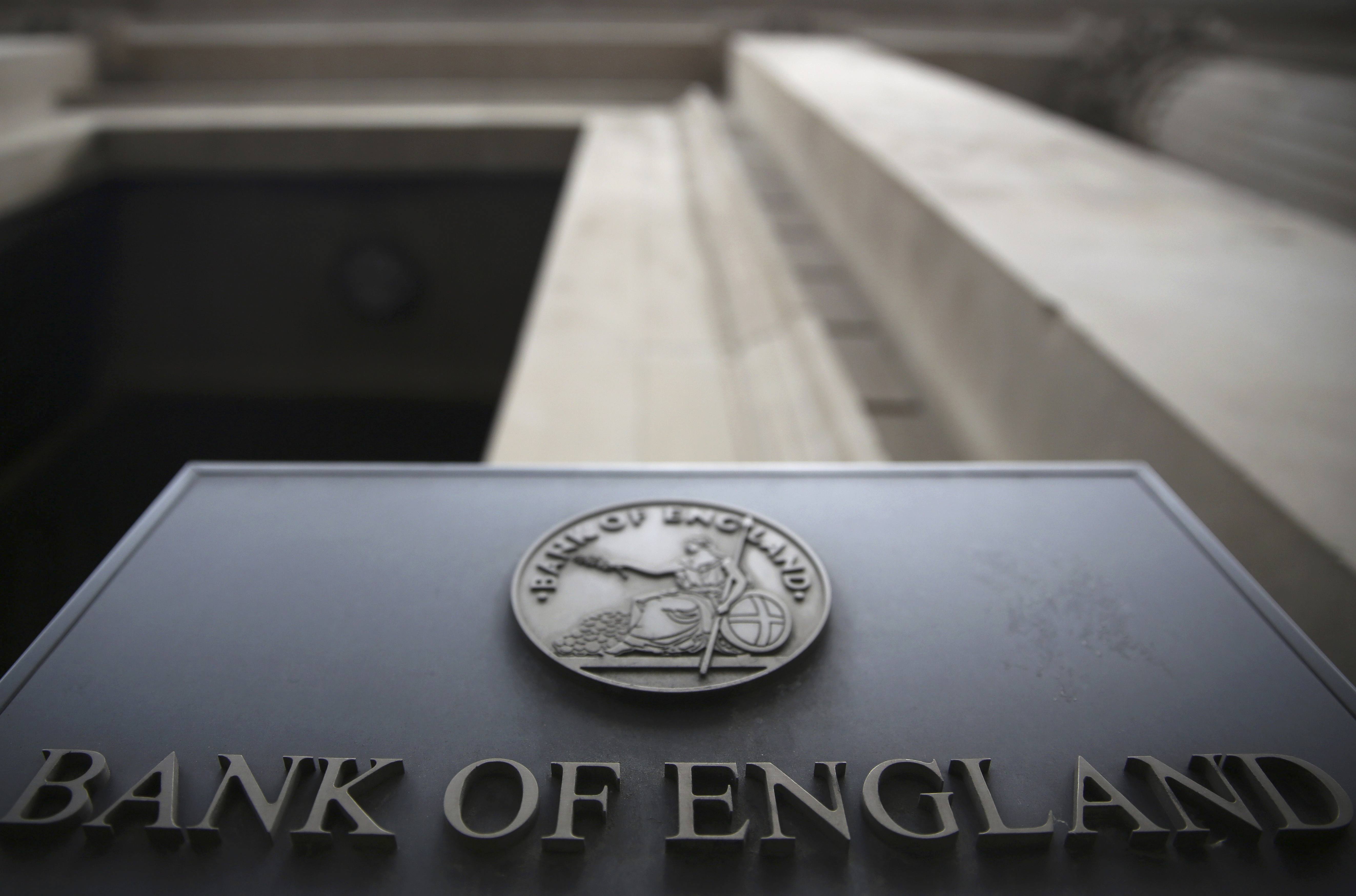 Bank of England cuts key interest rate - The Boston Globe