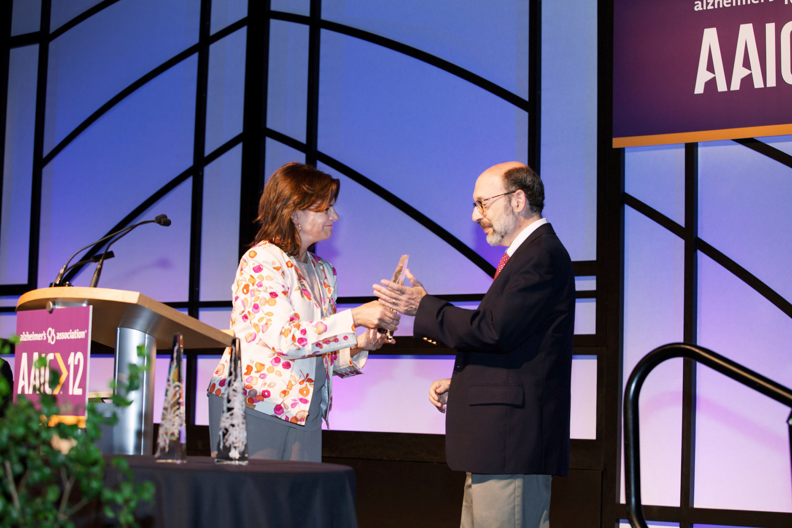 Alzheimer’s group honors MGH researcher - The Boston Globe
