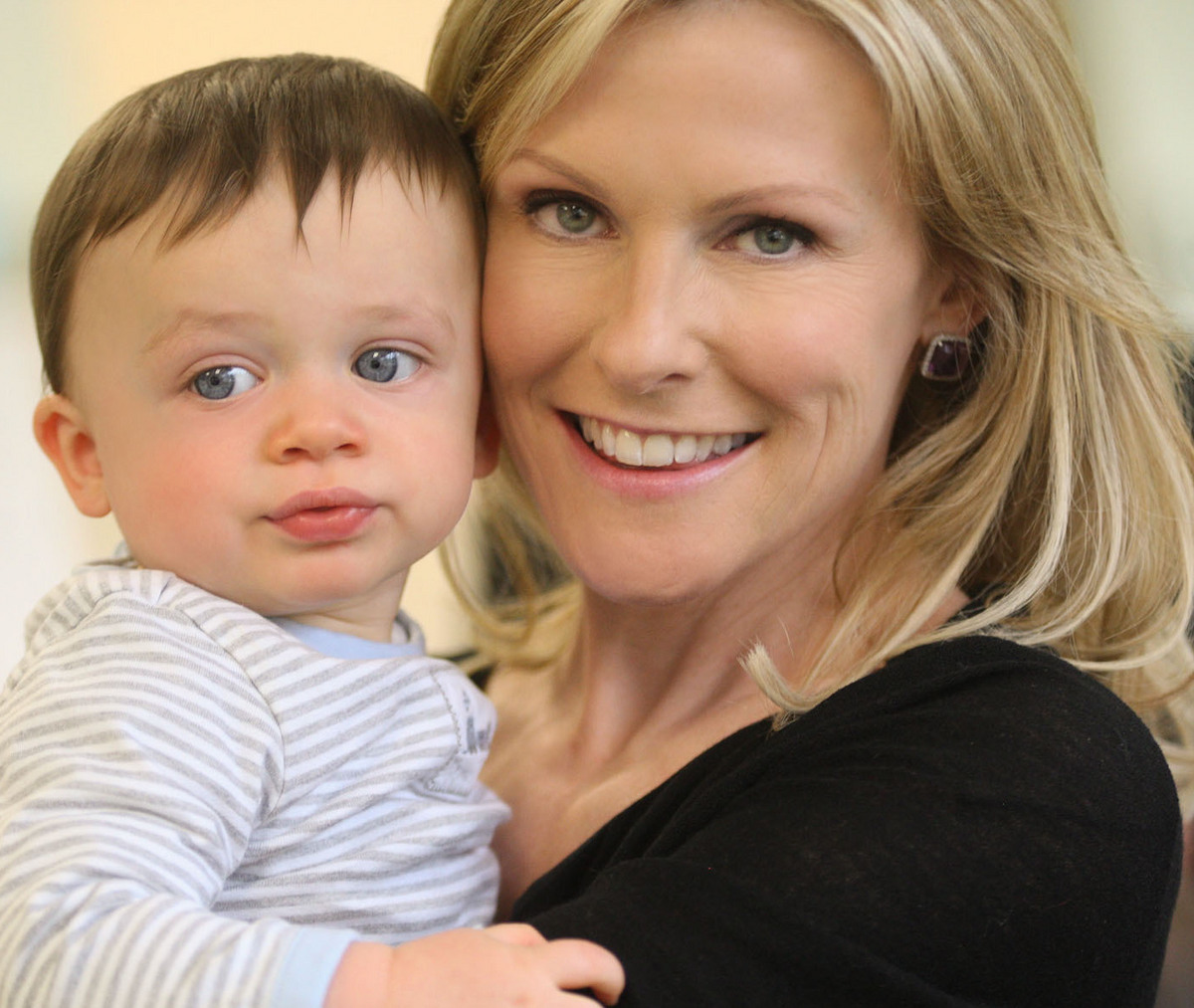 WBZ’s Lisa Hughes welcomes Dylan to family - The Boston Globe