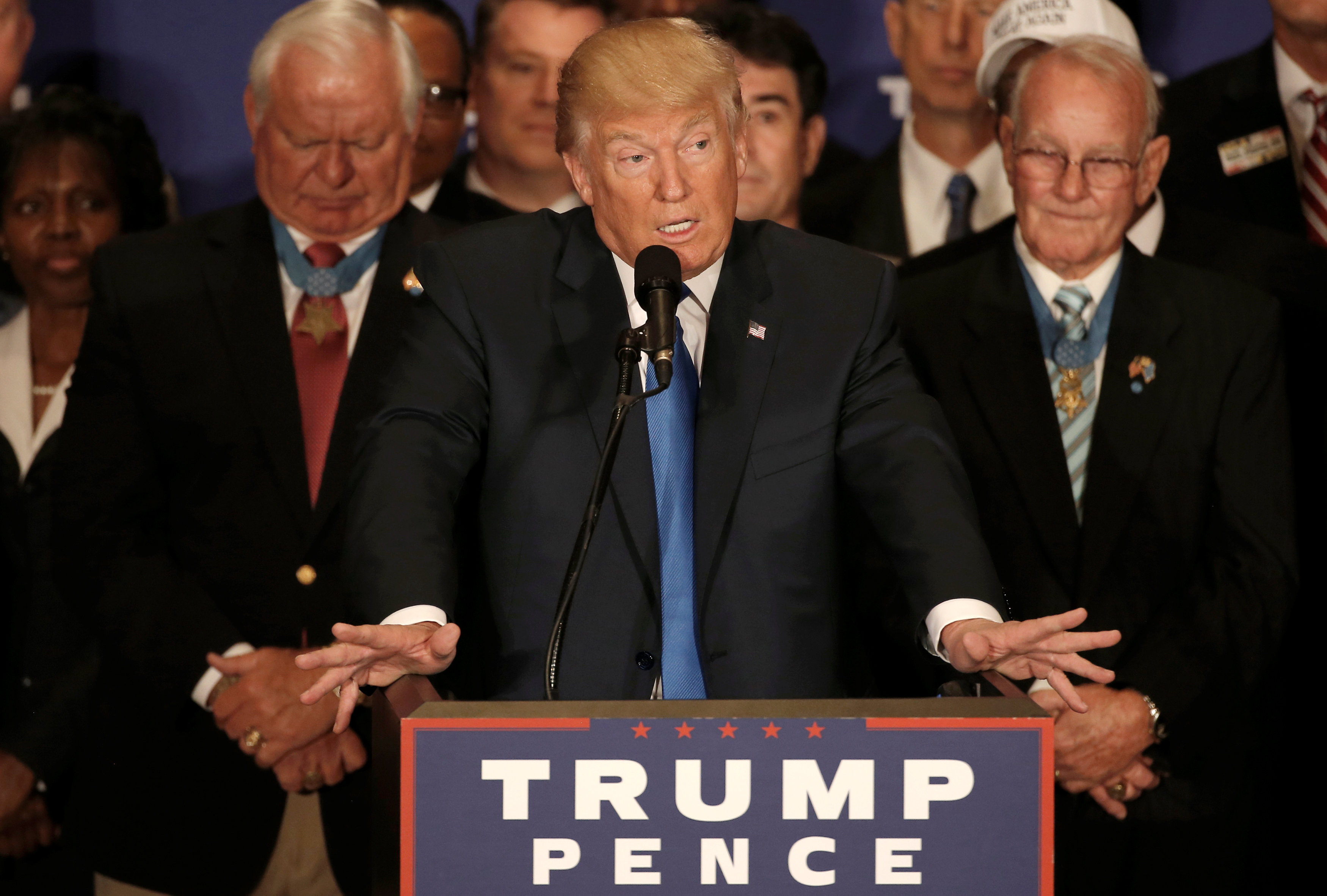 Donald Trump flip-flops on ‘birther’ views - The Boston Globe