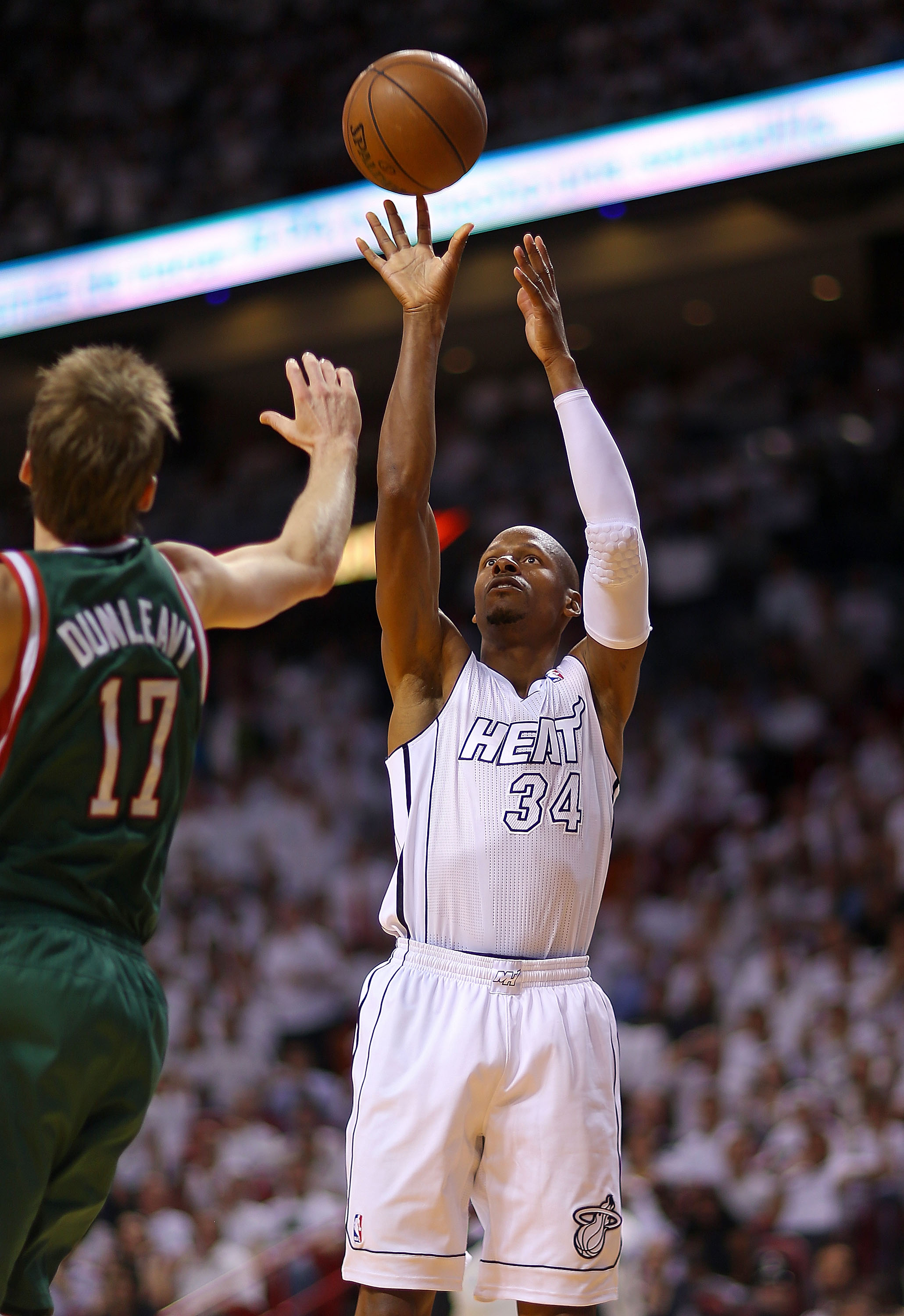 NBA roundup: Ray Allen, Heat top Bucks - The Boston Globe