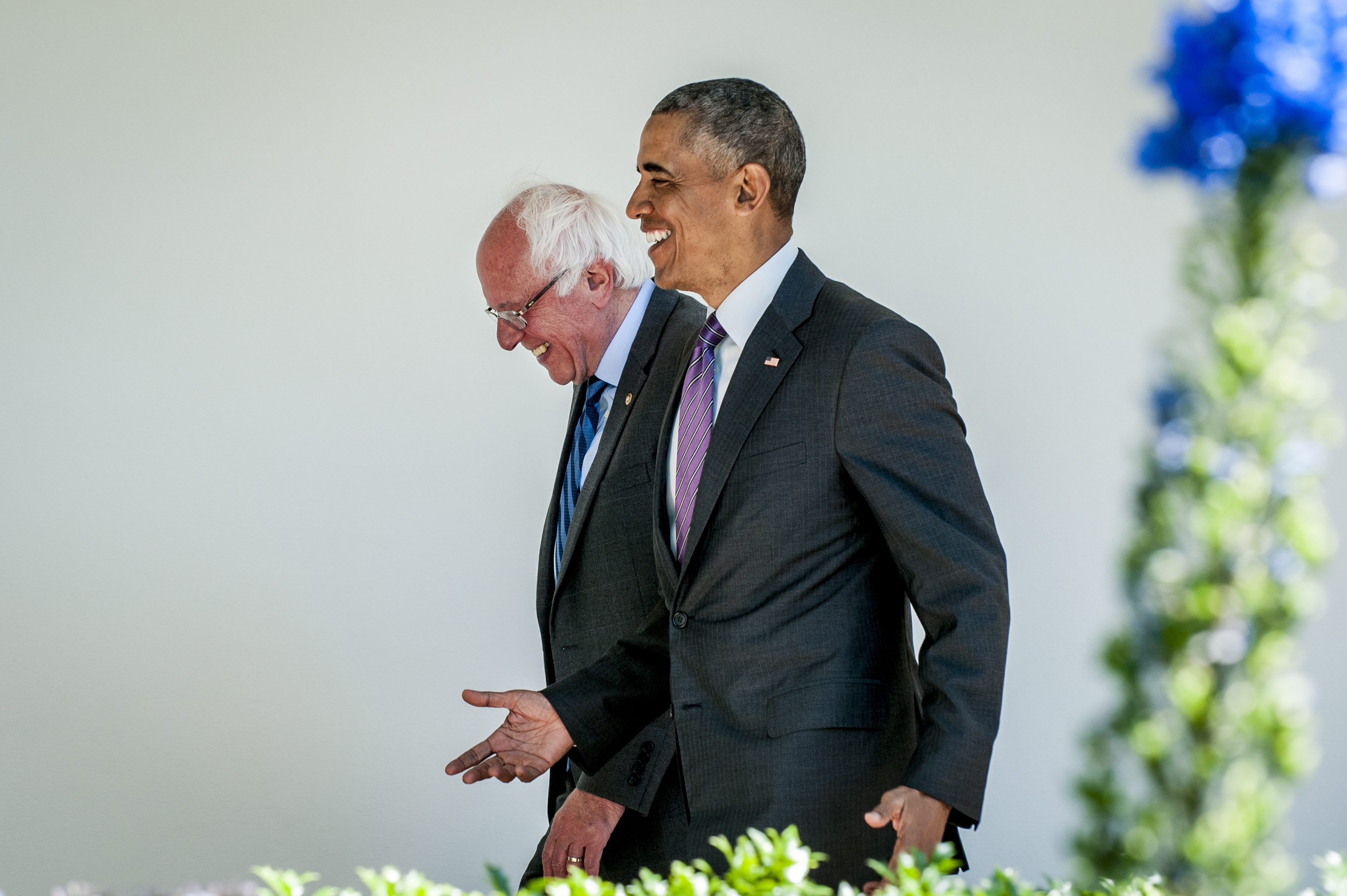 Obama meets with Sanders, endorses Clinton - The Boston Globe