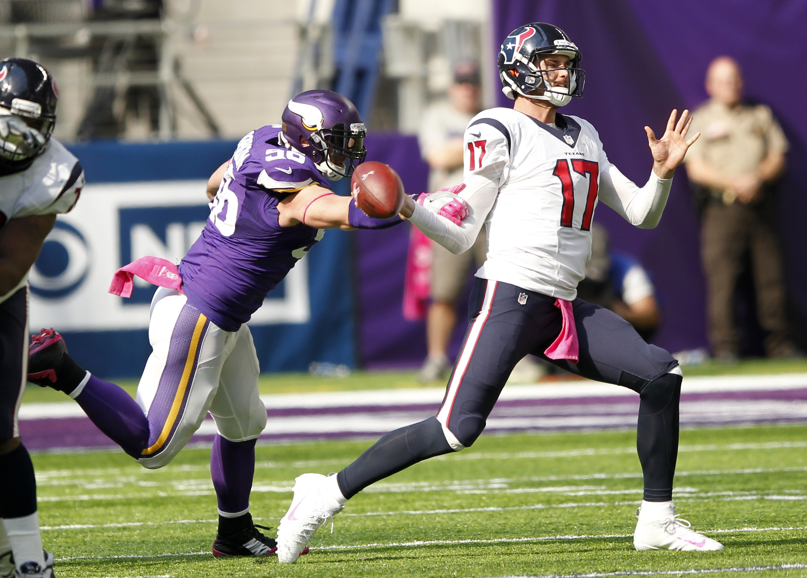Around the NFL: Vikings remain unbeaten, beat Texans - The Boston Globe