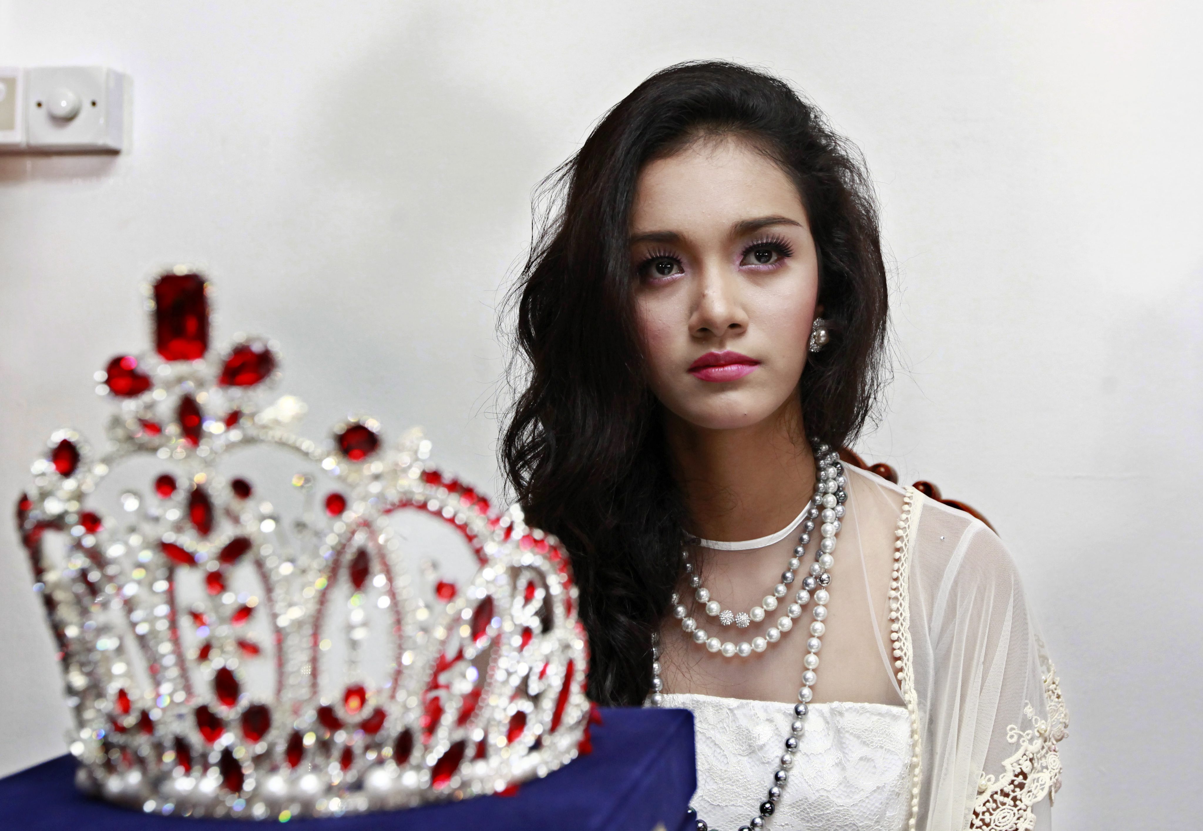 Dethroned Myanmar beauty queen blasts pageant boss - The Boston Globe