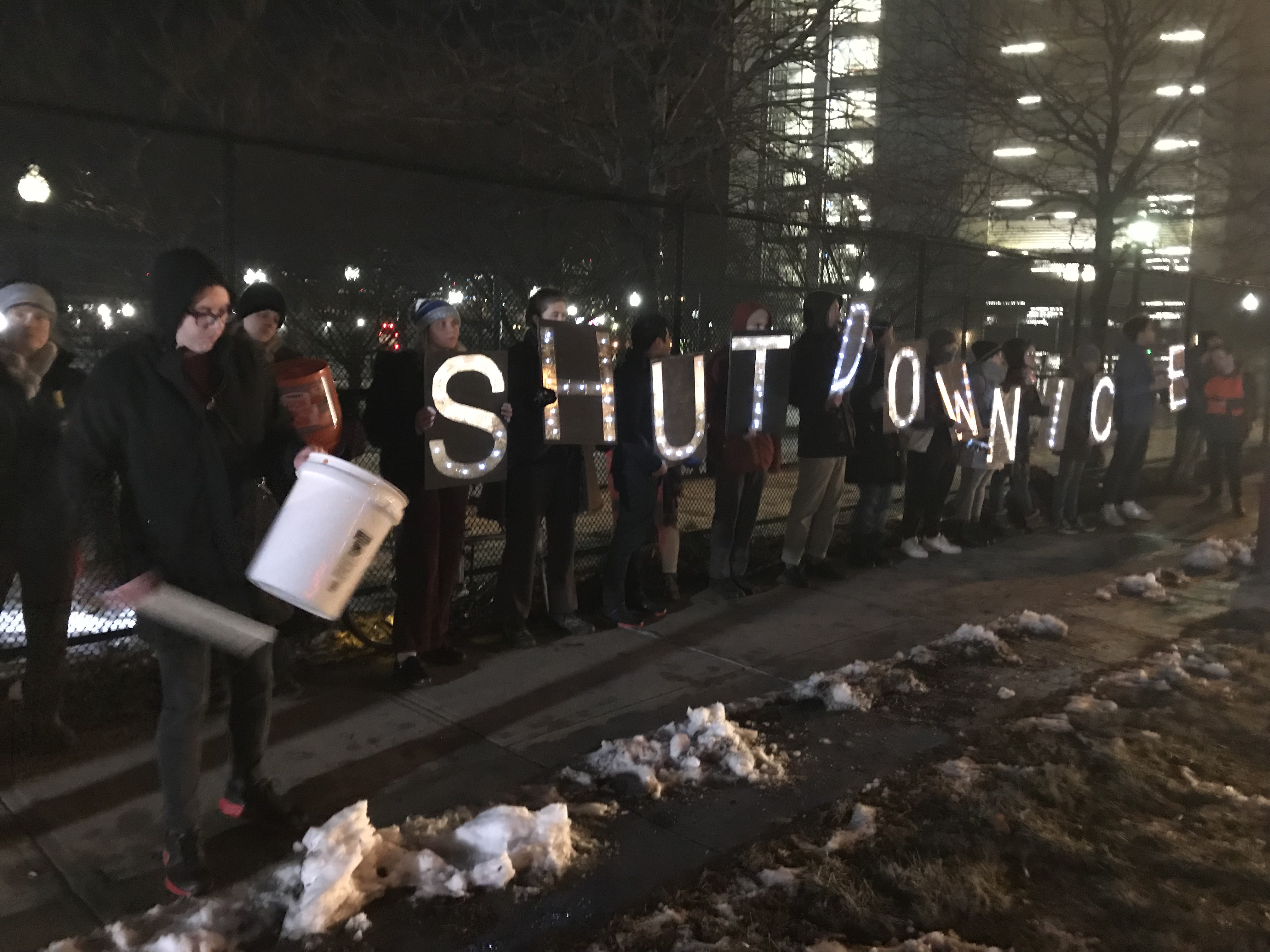 Supporters rally for ICE detainees who went on hunger strike - The ...