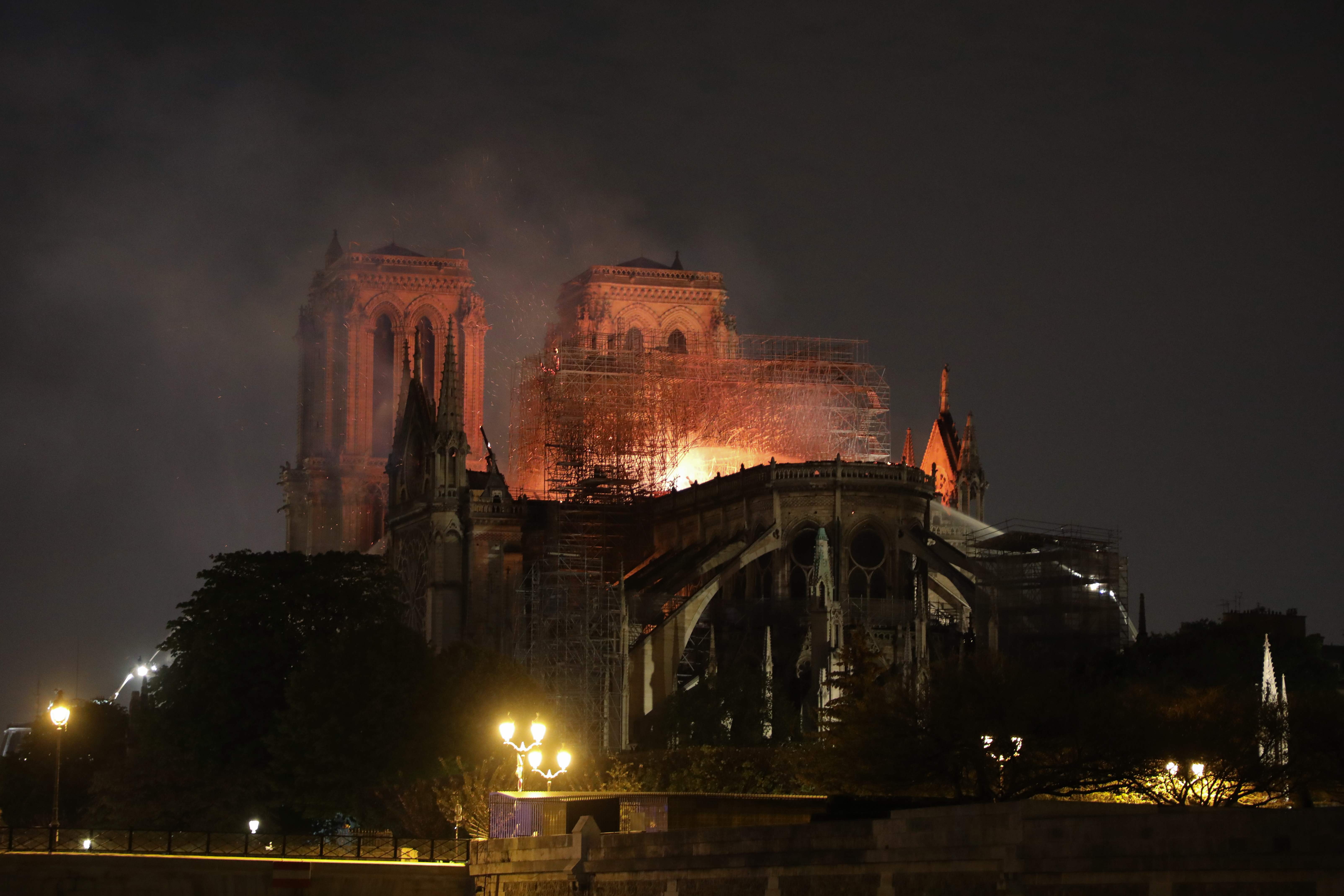 Scenes from the devastating Notre Dame Cathedral fire in Paris - The ...
