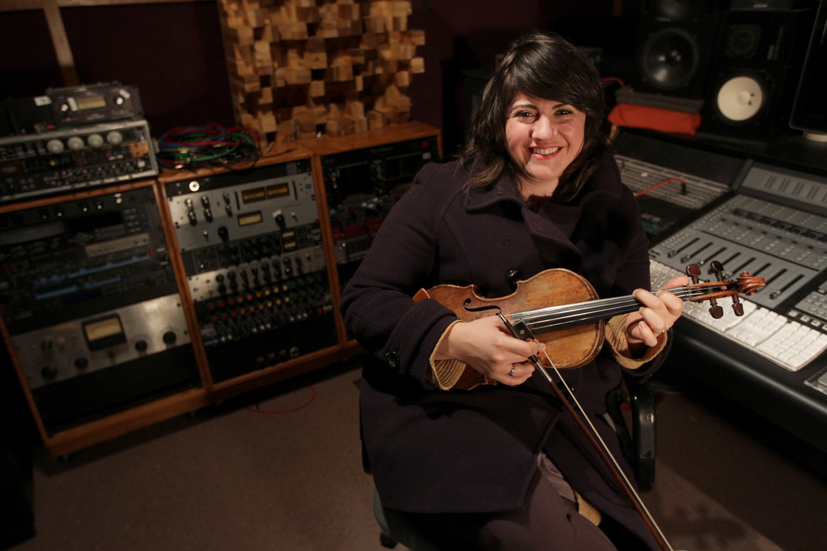 Laura Cortese brings her pluck to Acoustic Project - The Boston Globe