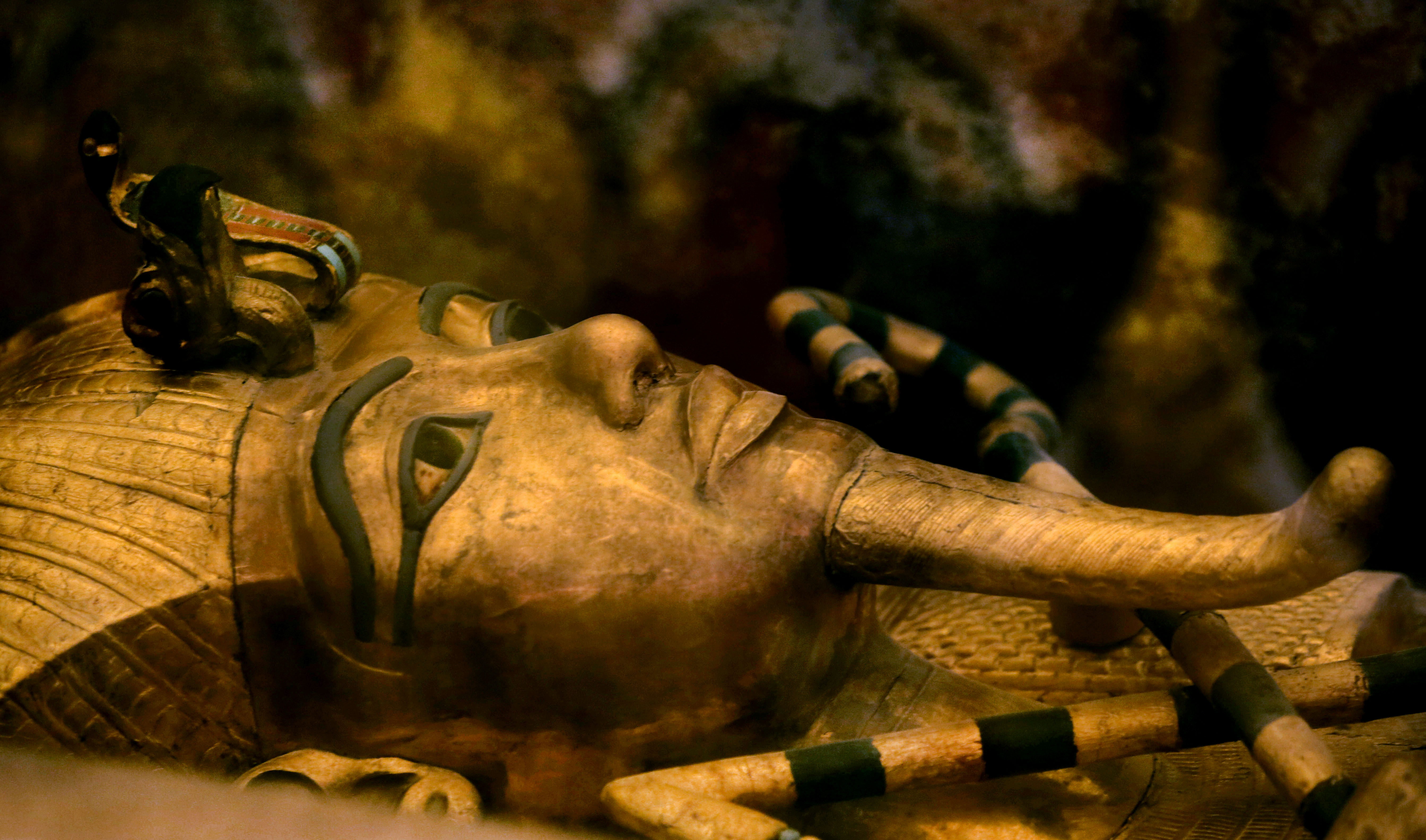 King Tut’s dagger made from fallen meteorite, researchers say - The ...