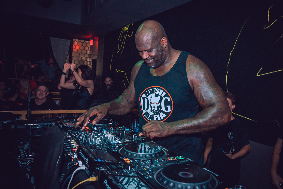 Shaquille O’Neal spins at Seaport nightclub - The Boston Globe