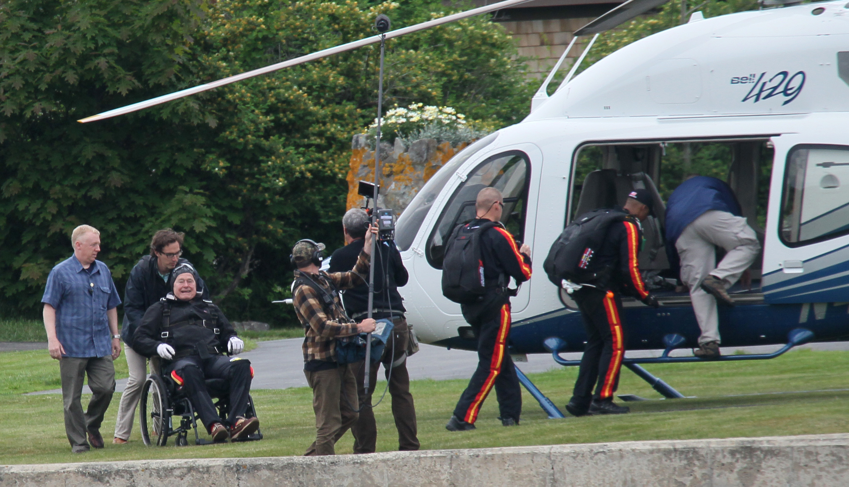 Photos: George H.W. Bush in New England - The Boston Globe