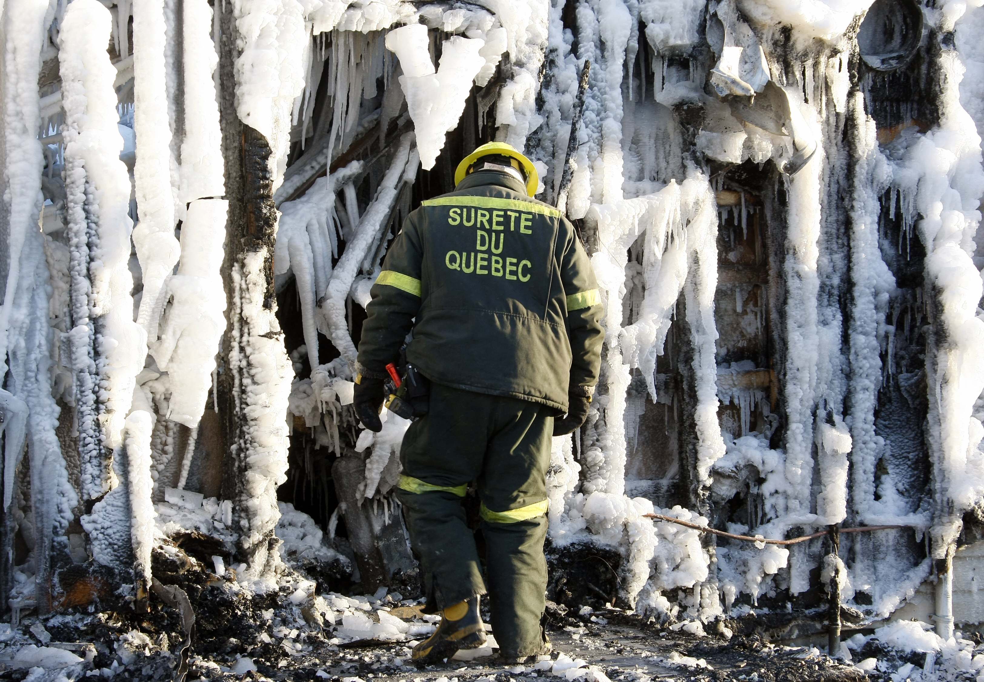 Search for Quebec fire victims resumes - The Boston Globe