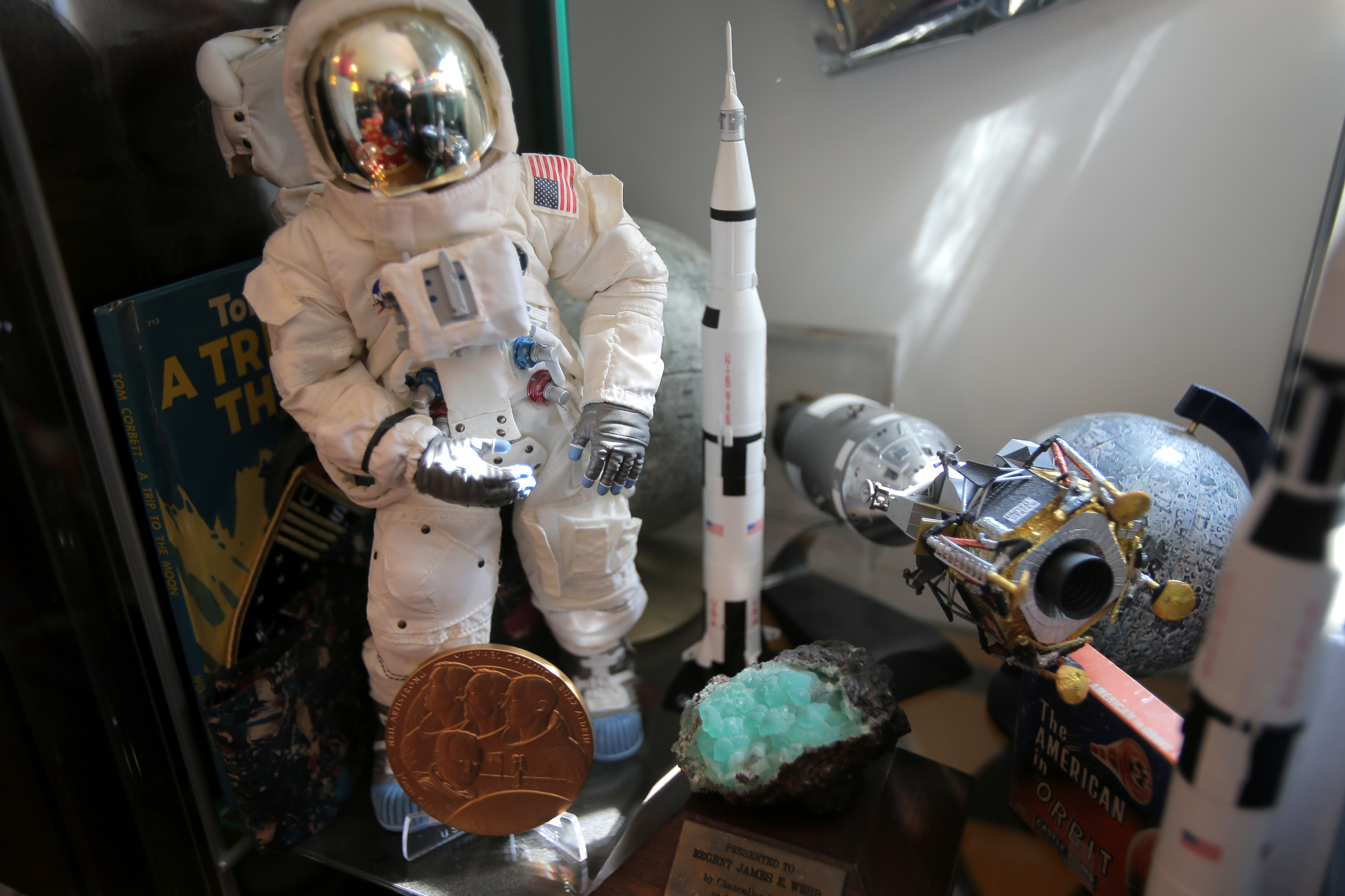 NASA memorabilia fetching high prices among collectors - The Boston Globe