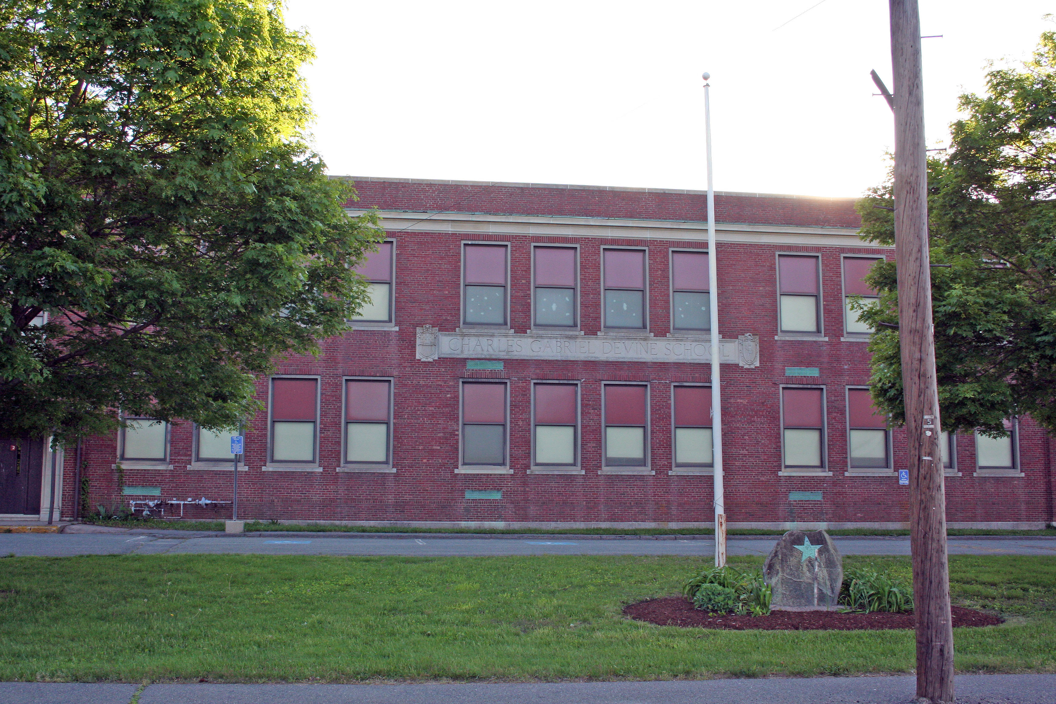 A step toward redeveloping vacant school - The Boston Globe