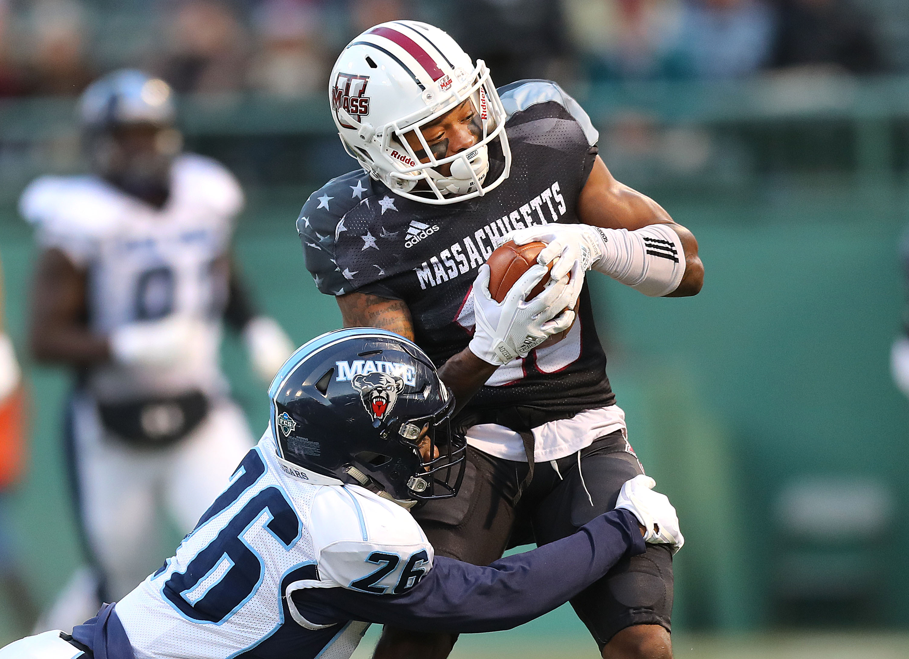 UMass finally shakes Maine to get Fenway Park win - The Boston Globe