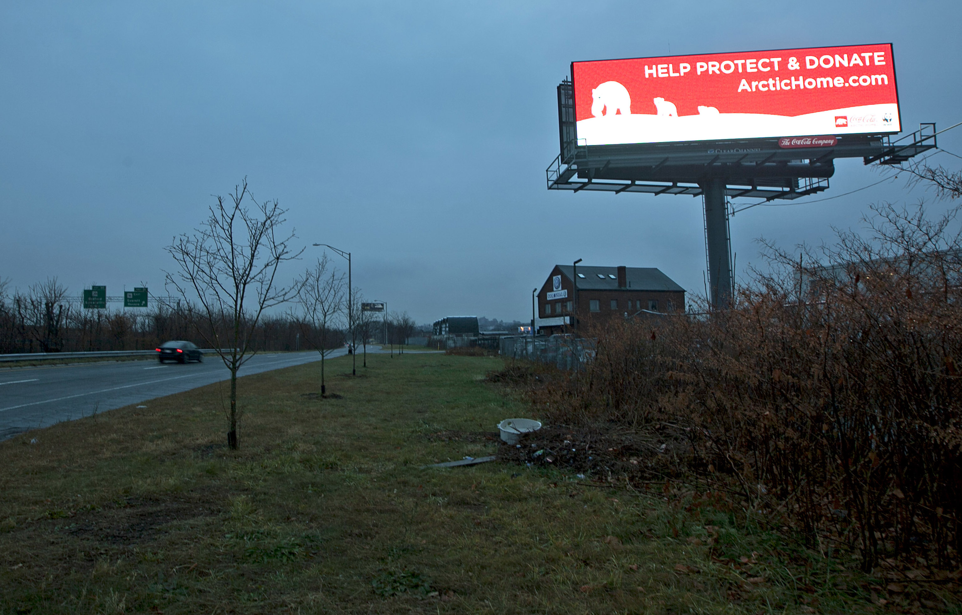 Mass. gives the go-ahead for electronic billboards - The Boston Globe