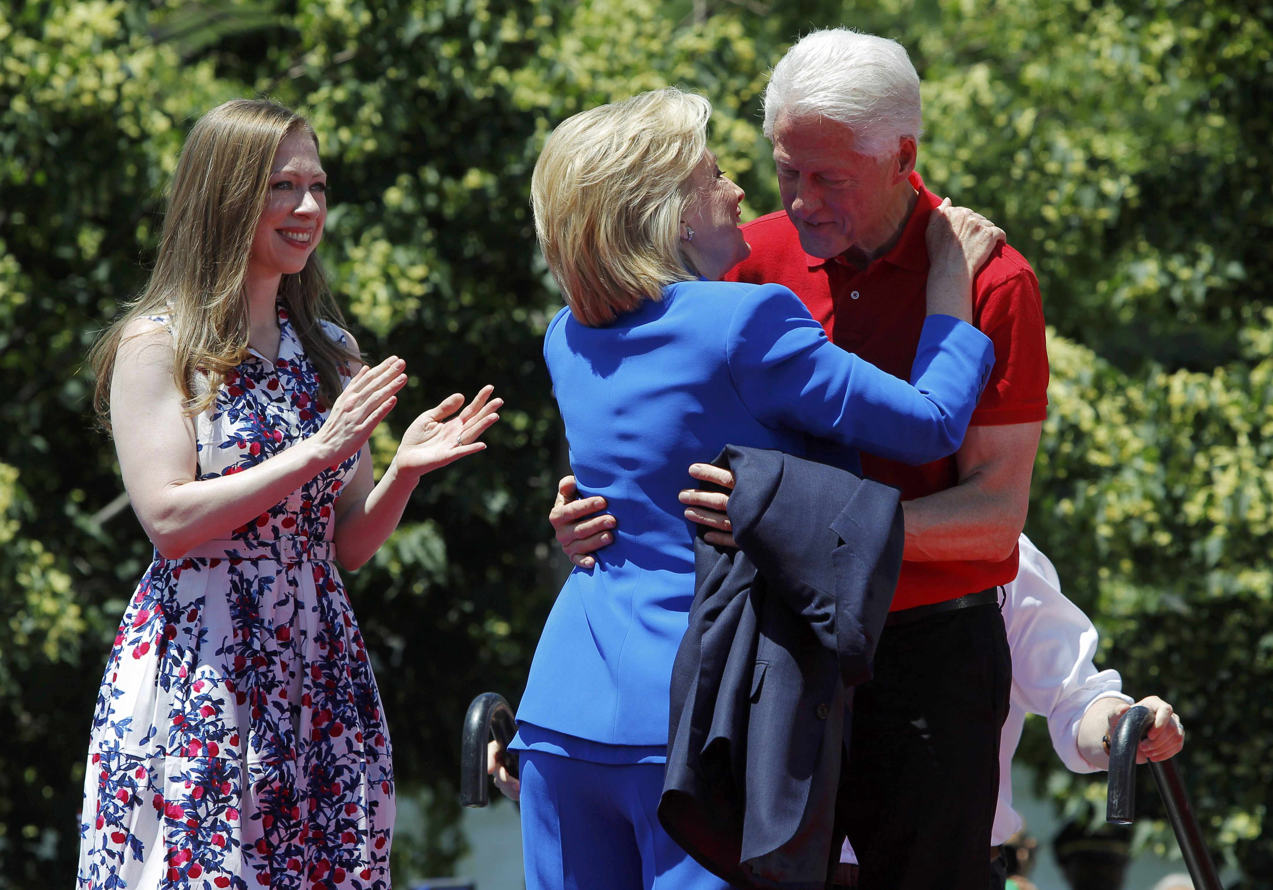 With $275,000 fee for Hillary Clinton, college picks Chelsea instead ...