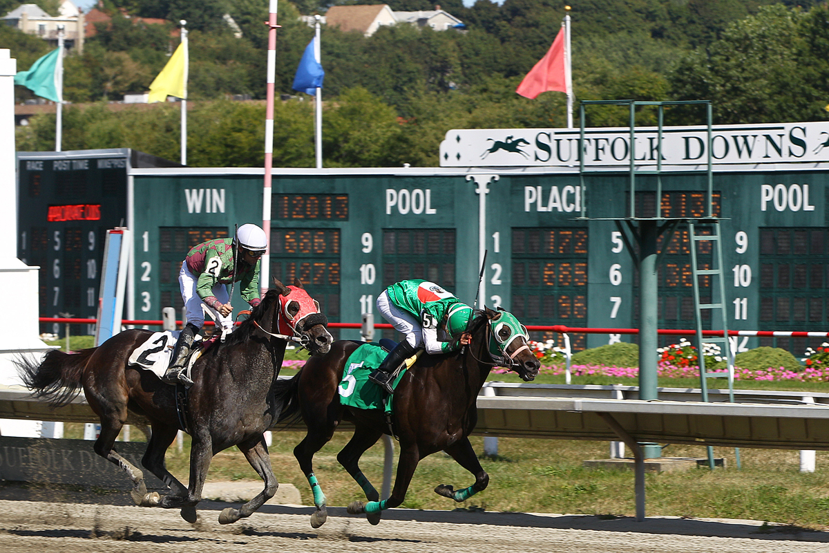 Whoa, there’s no rush to close Suffolk Downs - The Boston Globe