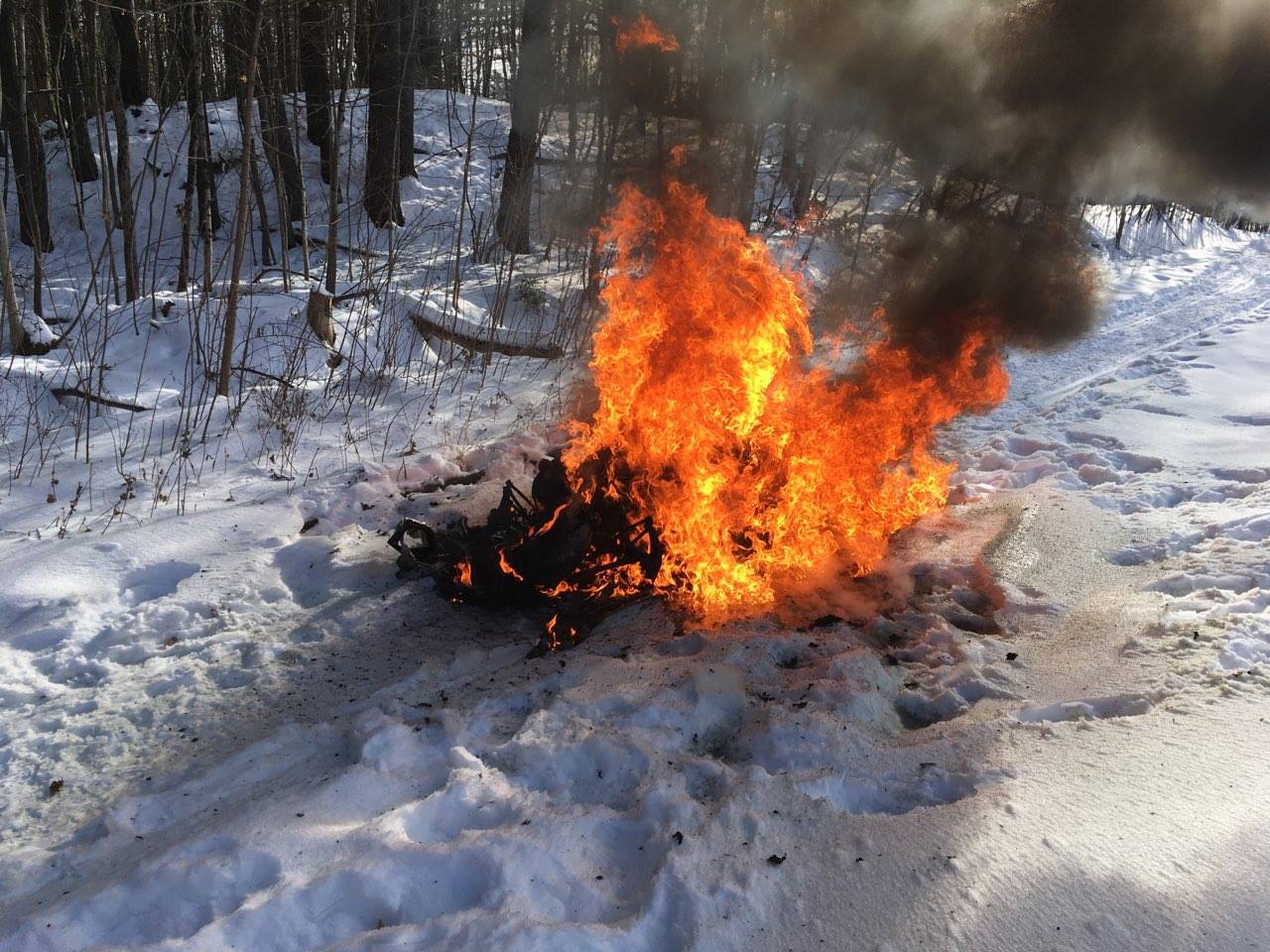 Mass. man’s snowmobile burst into flames on N.H. trail - The Boston Globe