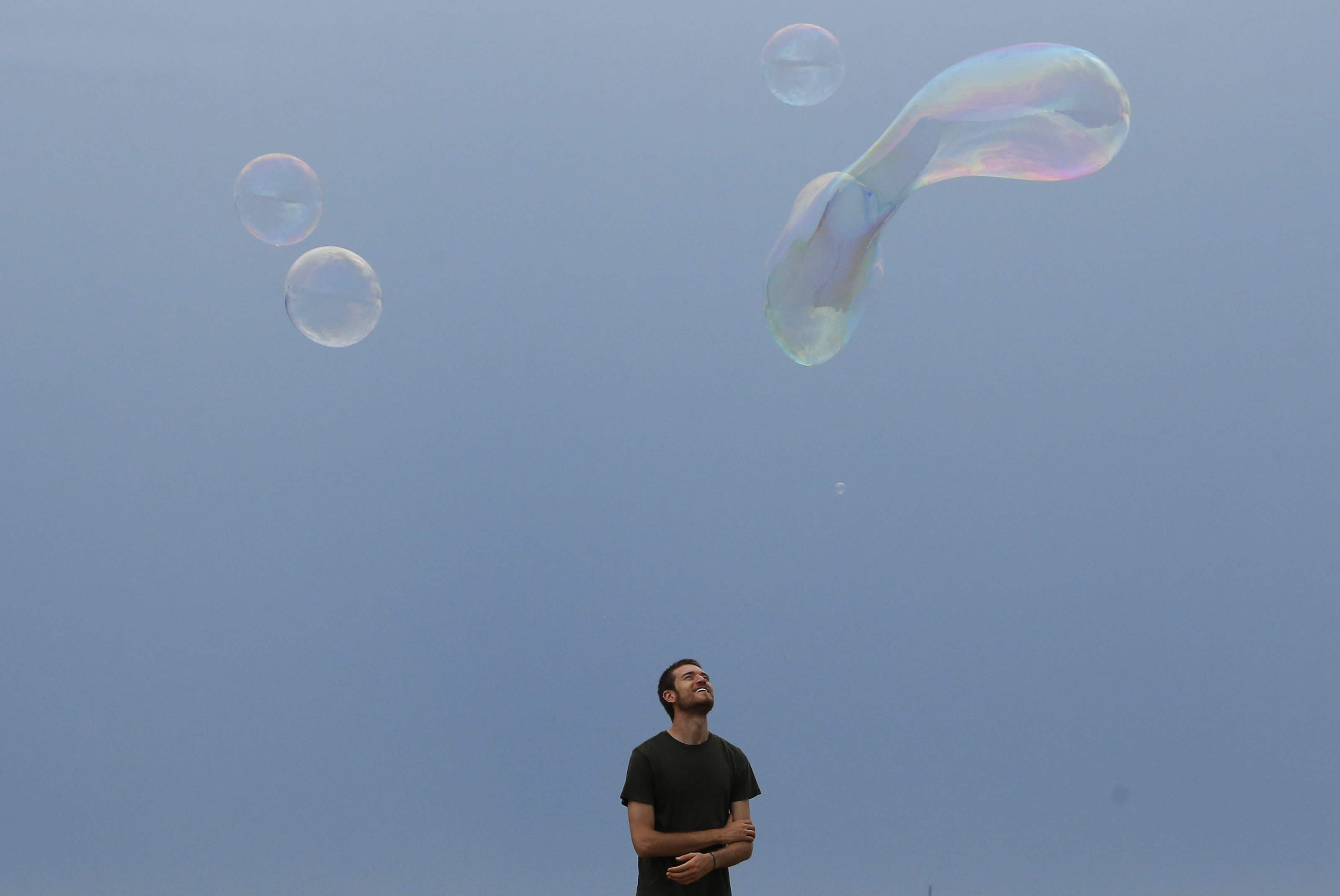 Giant bubbles invade M Street Beach - The Boston Globe