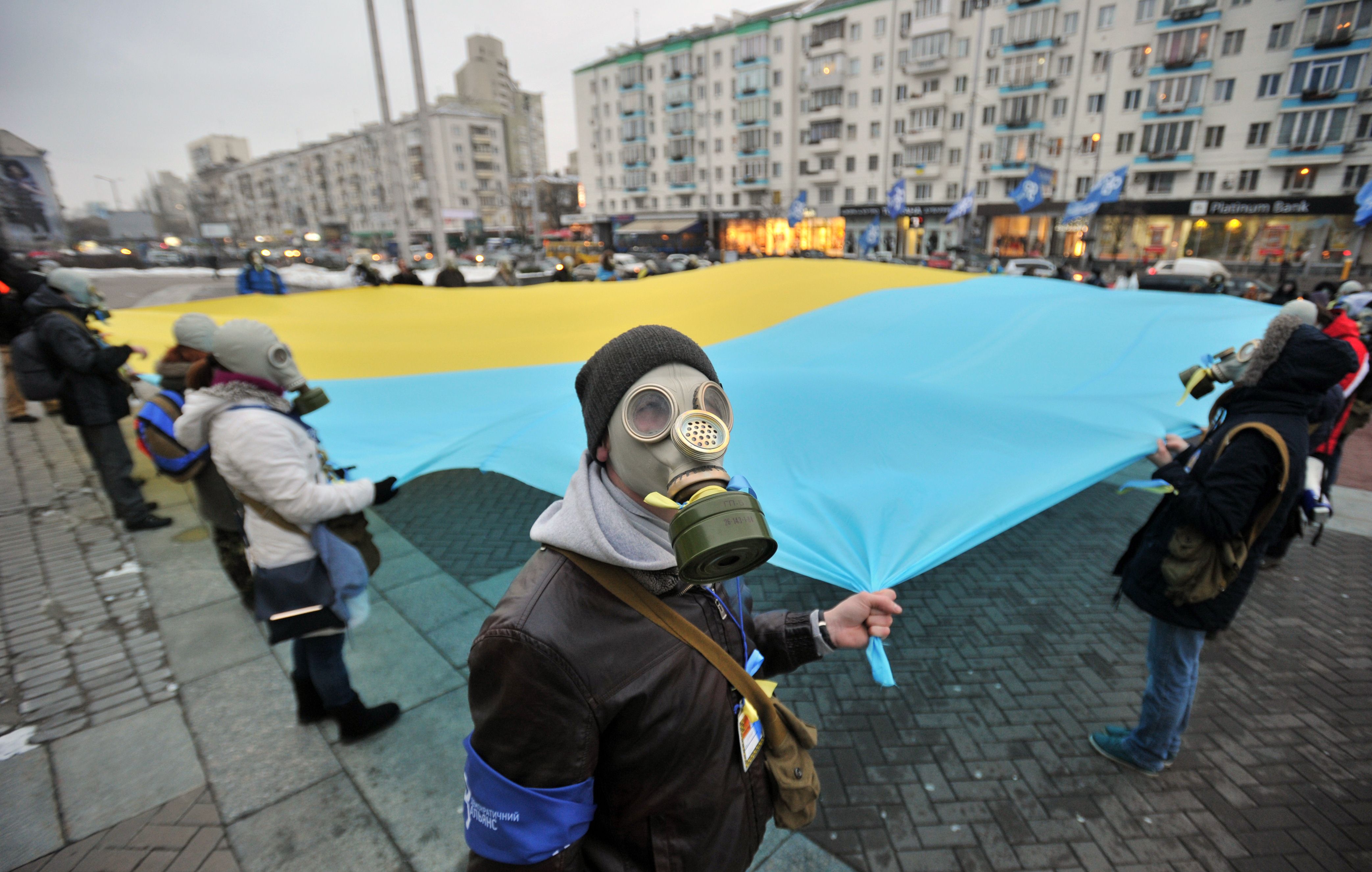 Ukraine president tells protesters: ‘calm down’ - The Boston Globe