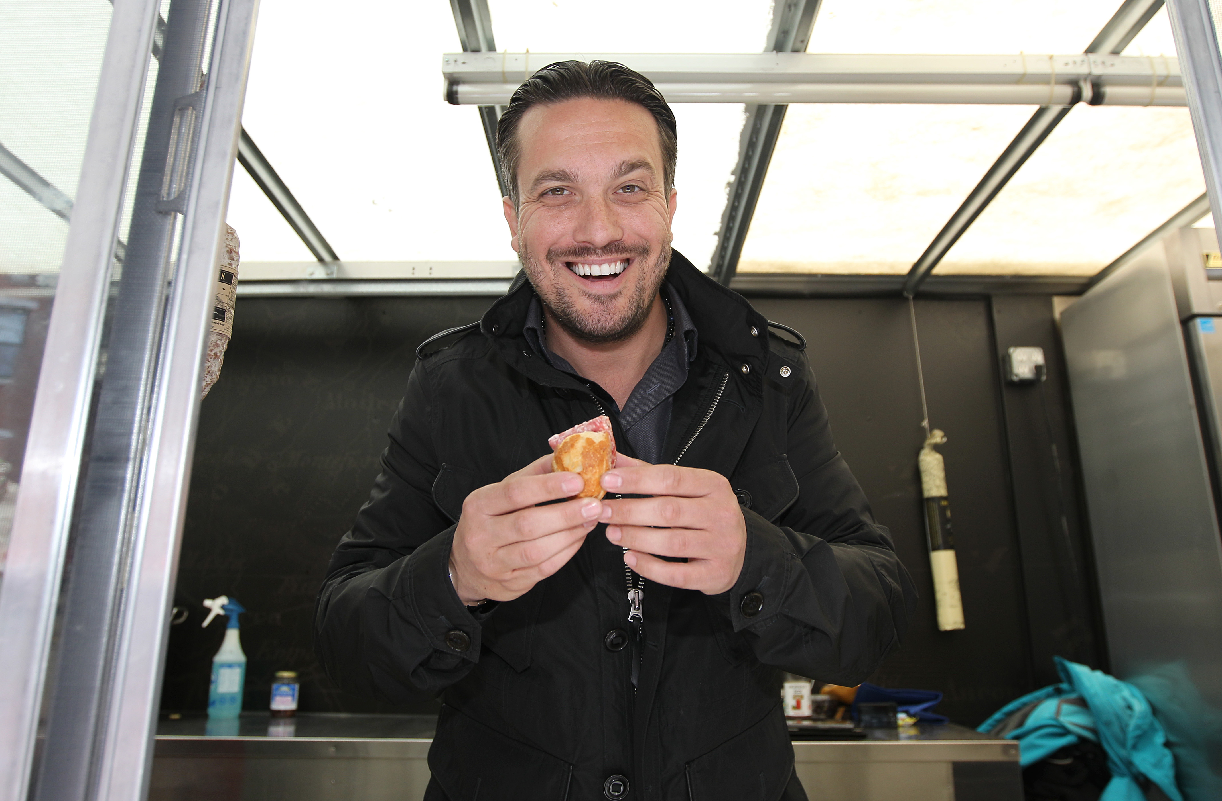 ‘Top Chef’ personality Fabio Viviani visits MayFair - The Boston Globe