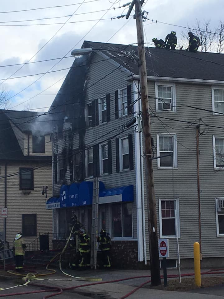 Firefighters battle blaze on East Street in Walpole - The Boston Globe