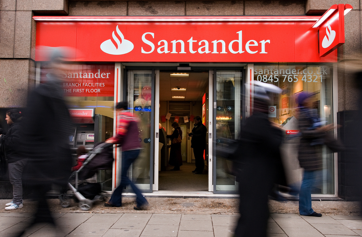 Sovereign changes its name to Santander - The Boston Globe
