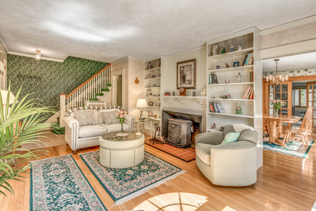 For sale: Homes with built-ins for bibliophiles - The Boston Globe
