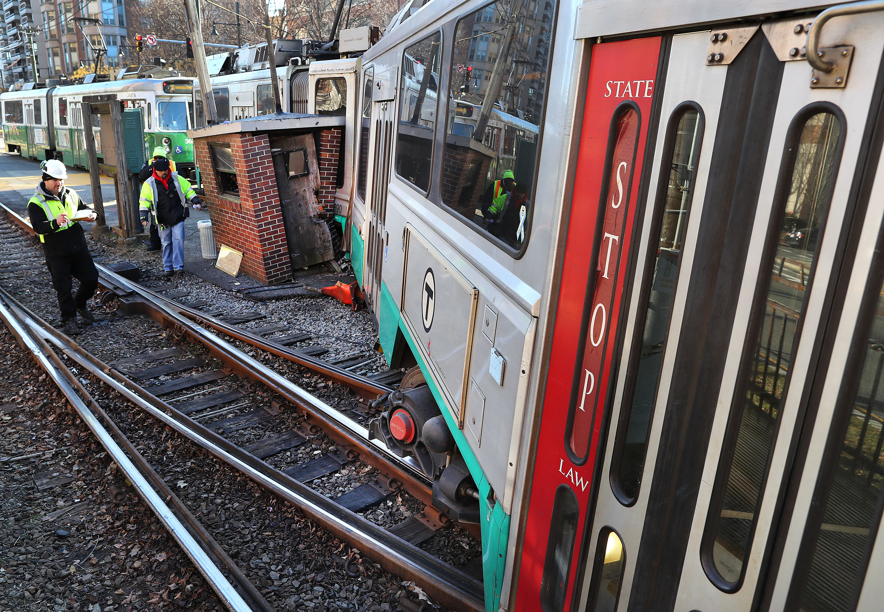 hit the green line jackpot. just three trains in a row at blandford : r ...