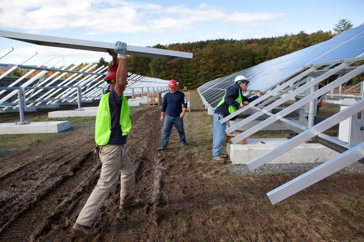 Powering up the Easthampton landfill - The Boston Globe