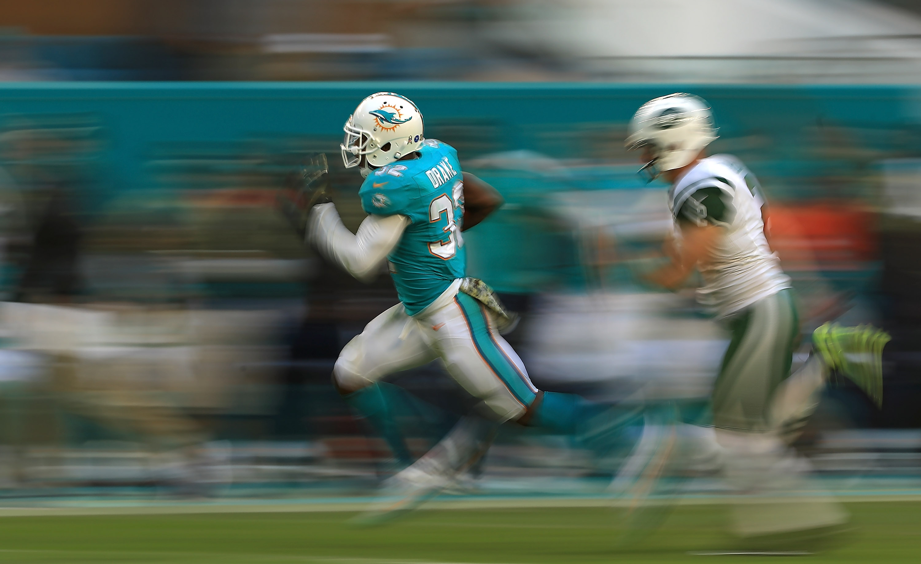 Kenyan Drake’s kick return lifts Dolphins over Jets - The Boston Globe
