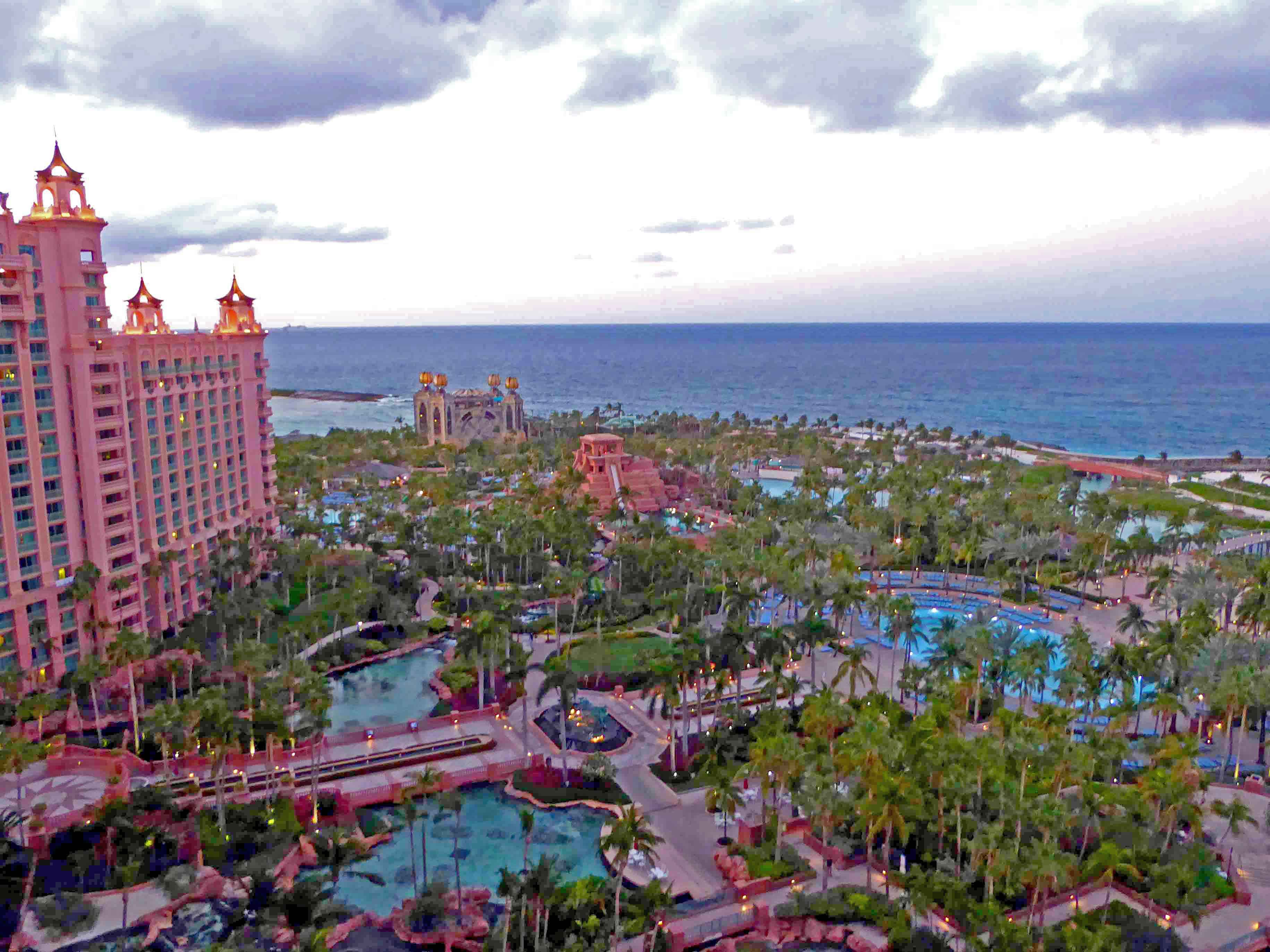 Star Search: Seeking celebrities at Atlantis in the Bahamas - The ...