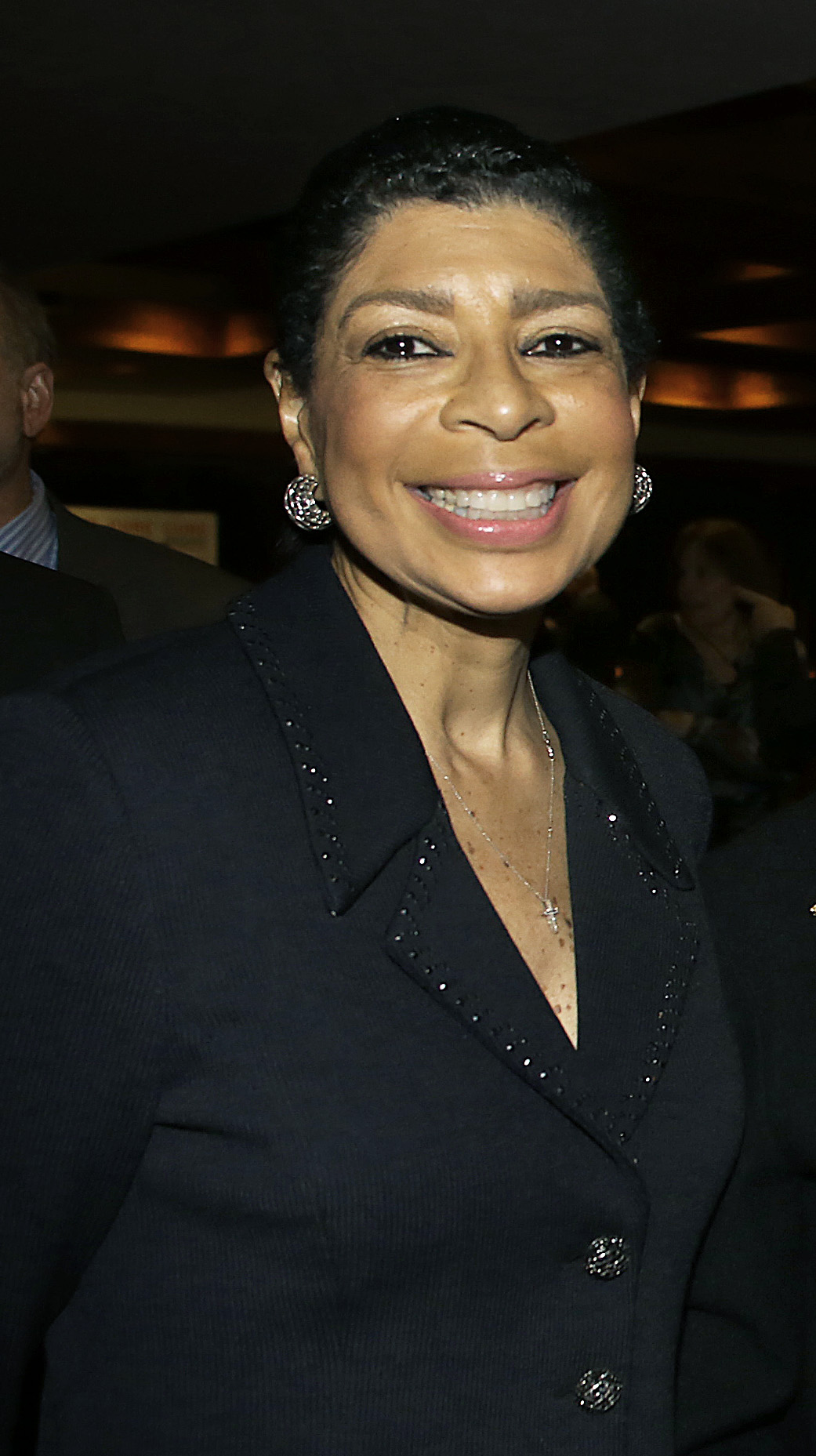 CEO discloses epilepsy - The Boston Globe