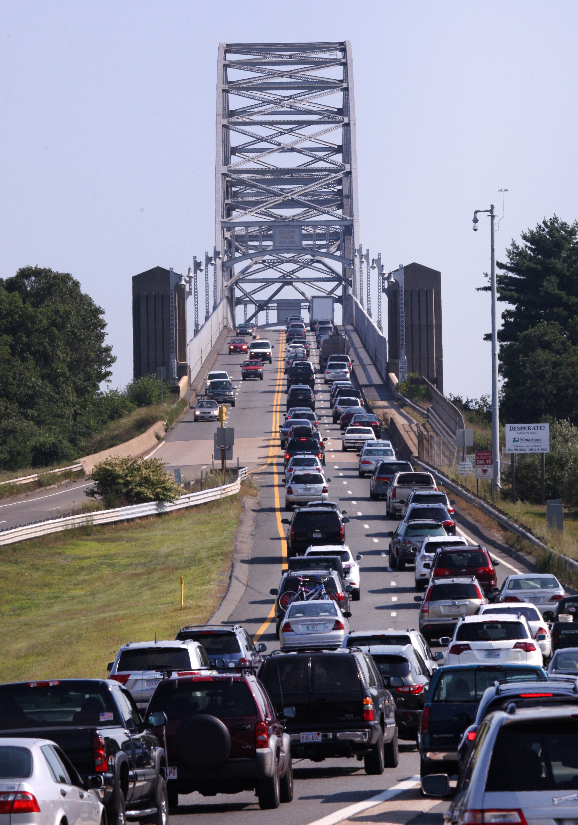 Cape traffic leads to entertaining tweets - The Boston Globe