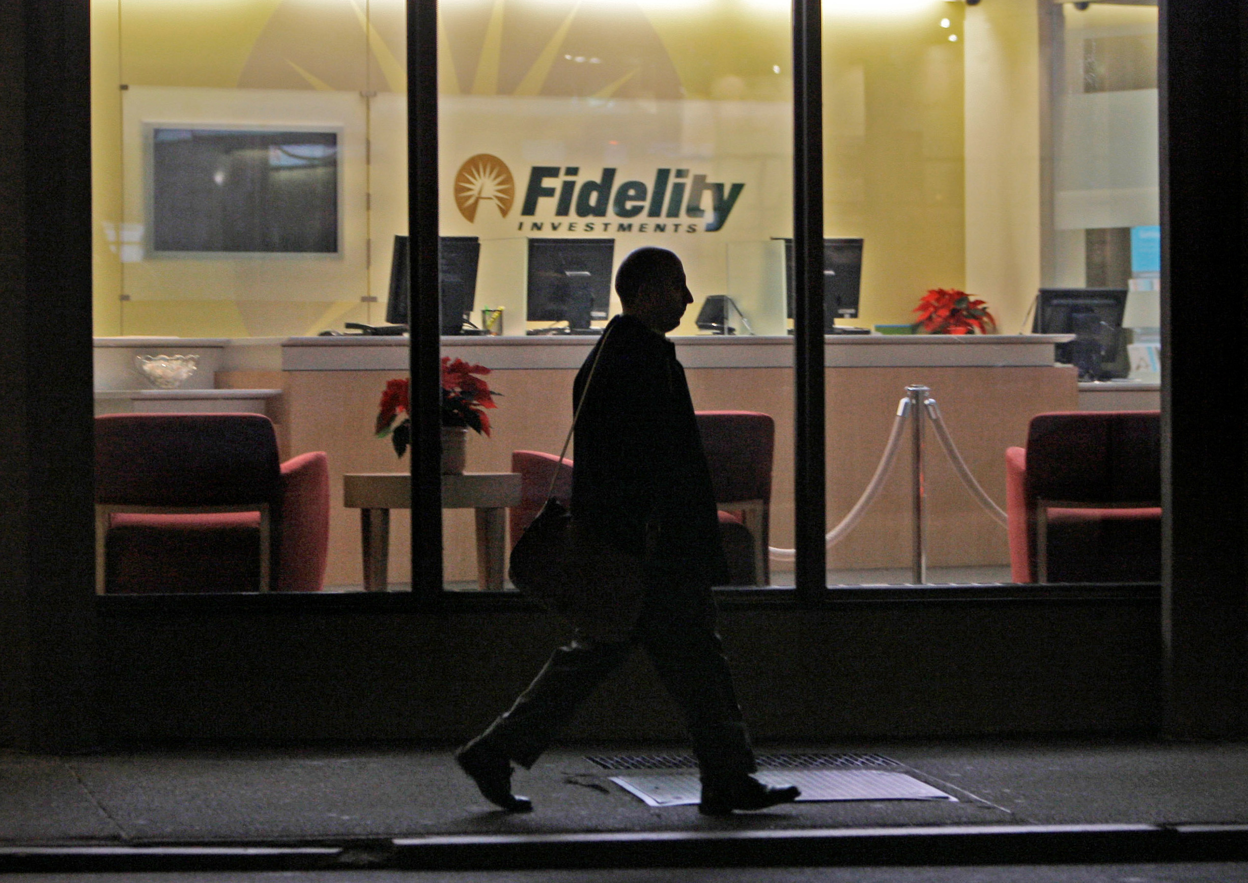 Fidelity posts strong earnings in 2013 - The Boston Globe